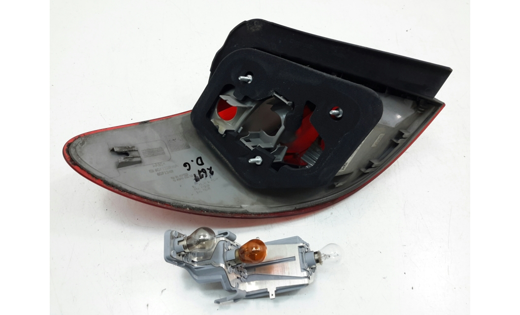 Used Mercedes Benz B-Class Rear corner lamp A2468200264