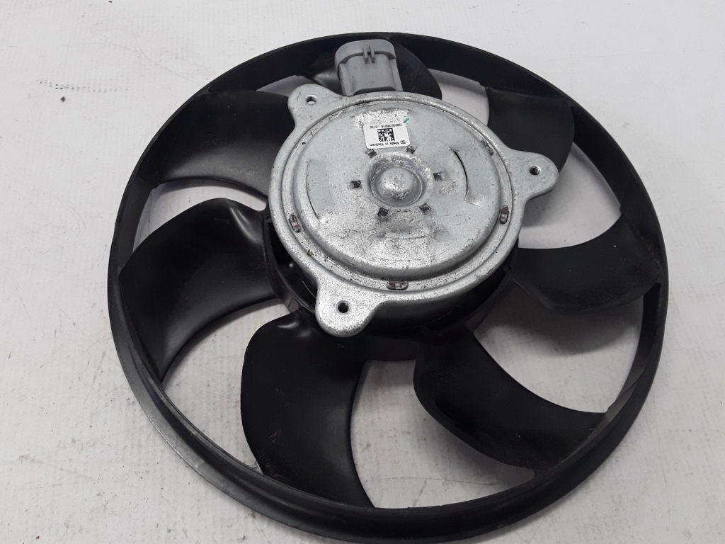 Used RENAULT Trafic Cooling fan impeller 214816680R