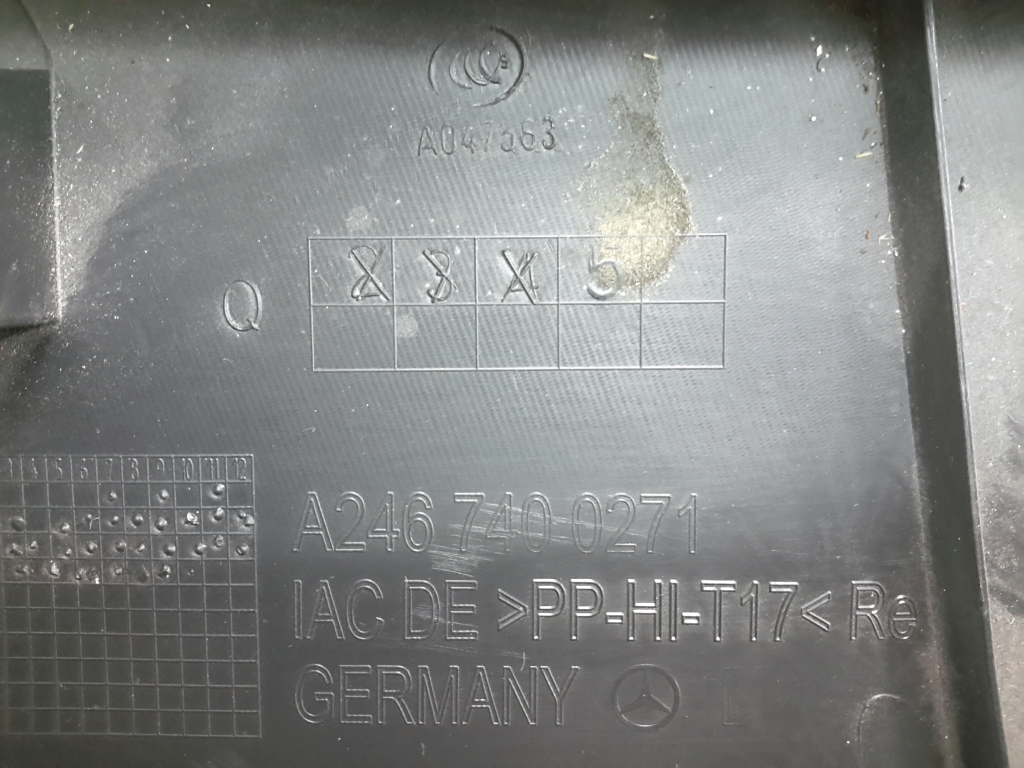 Used Mercedes Benz B-Class Other detail of the boot lid punch A2467400271