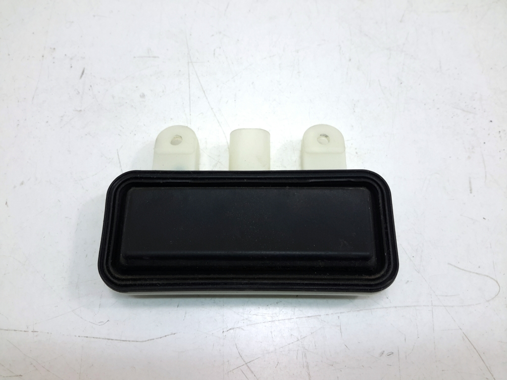 Used Mercedes Benz B-Class Outer boot handle A2218702410