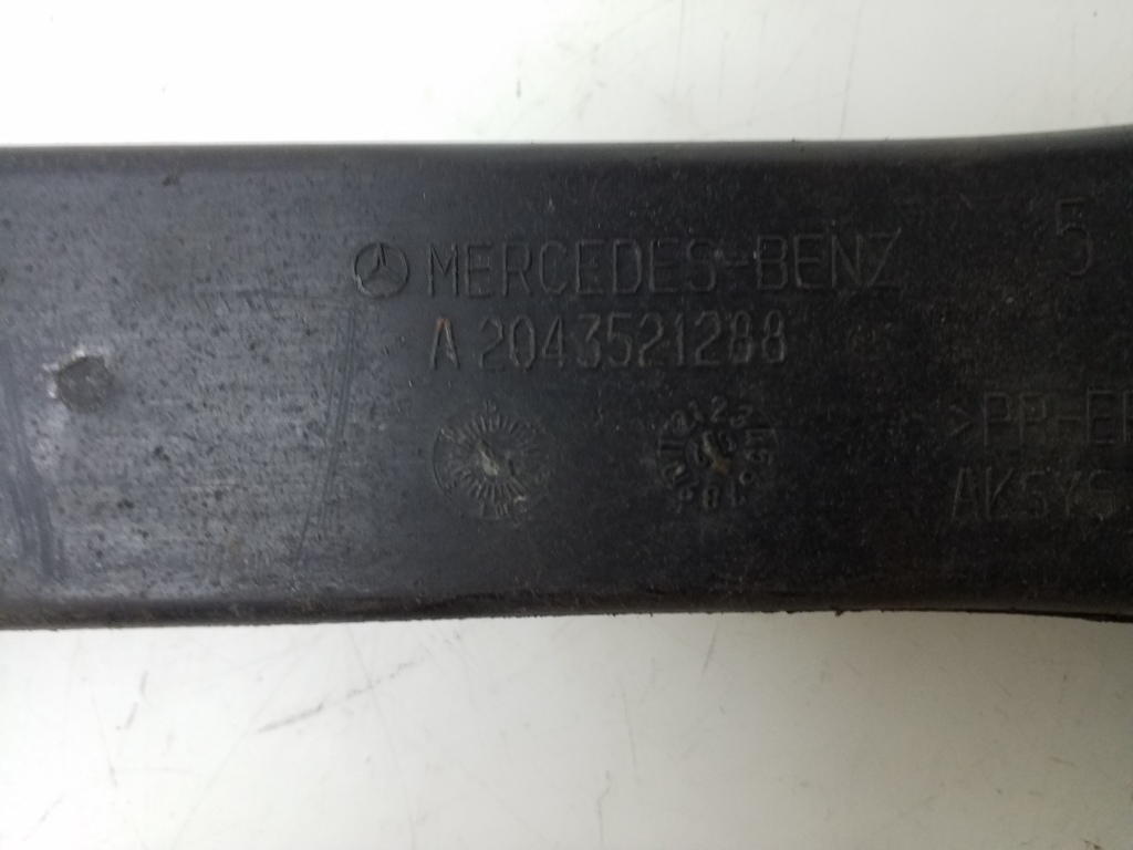 Used Mercedes Benz E-Class The rear axle pulled A2043502706