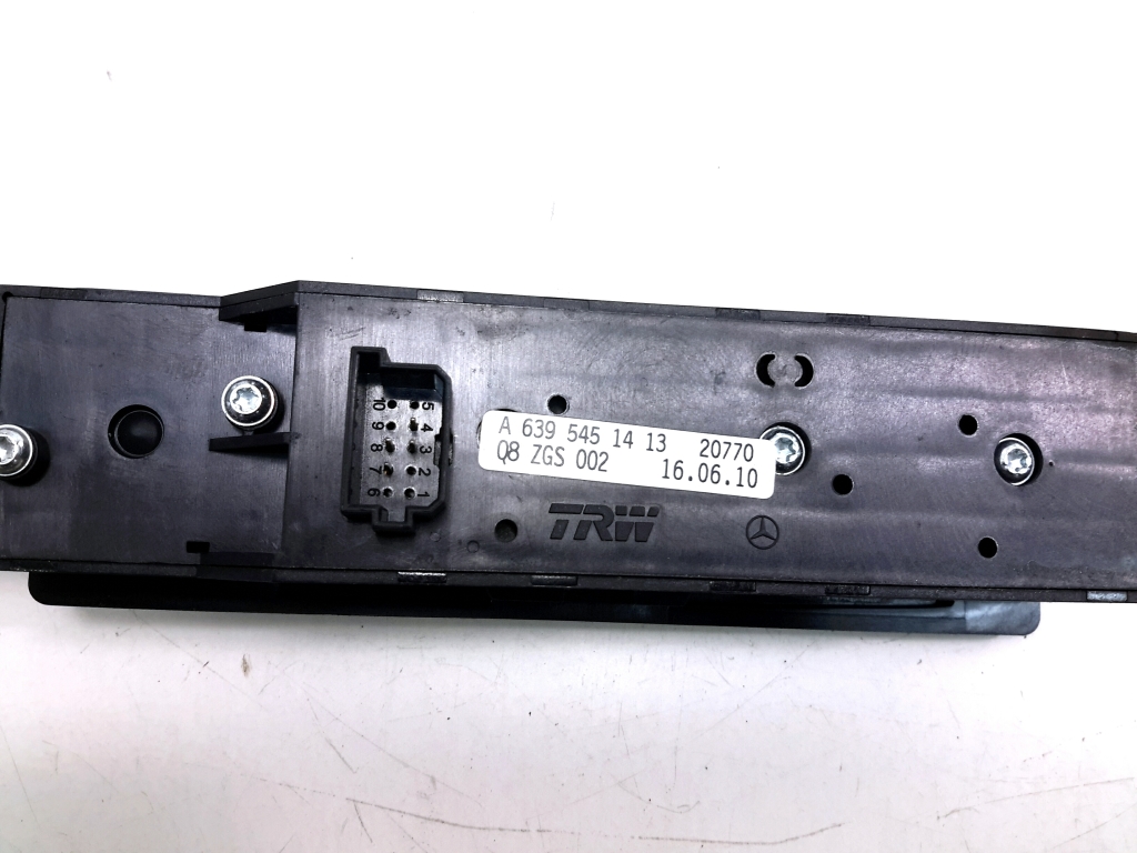 Used Mercedes Benz Vito Front door glass switch A6395451413