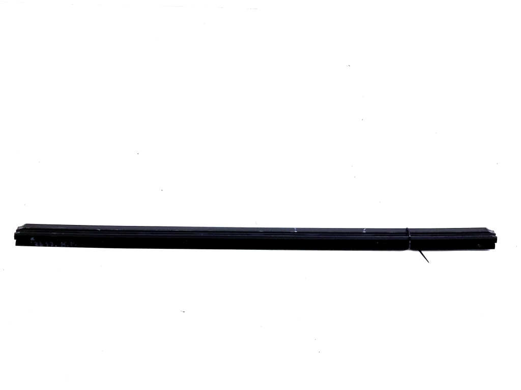 Used Mercedes Benz Vito Front door strip to the glass inner A6397200224