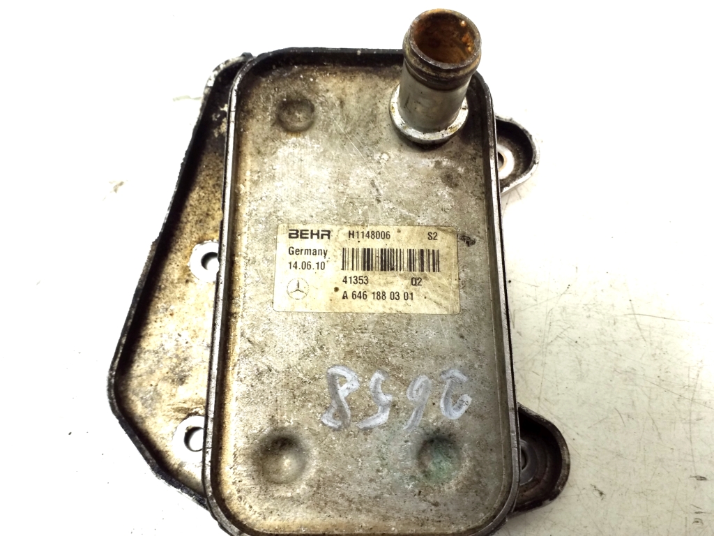 Used Mercedes Benz Vito Oil cooler A6461880301