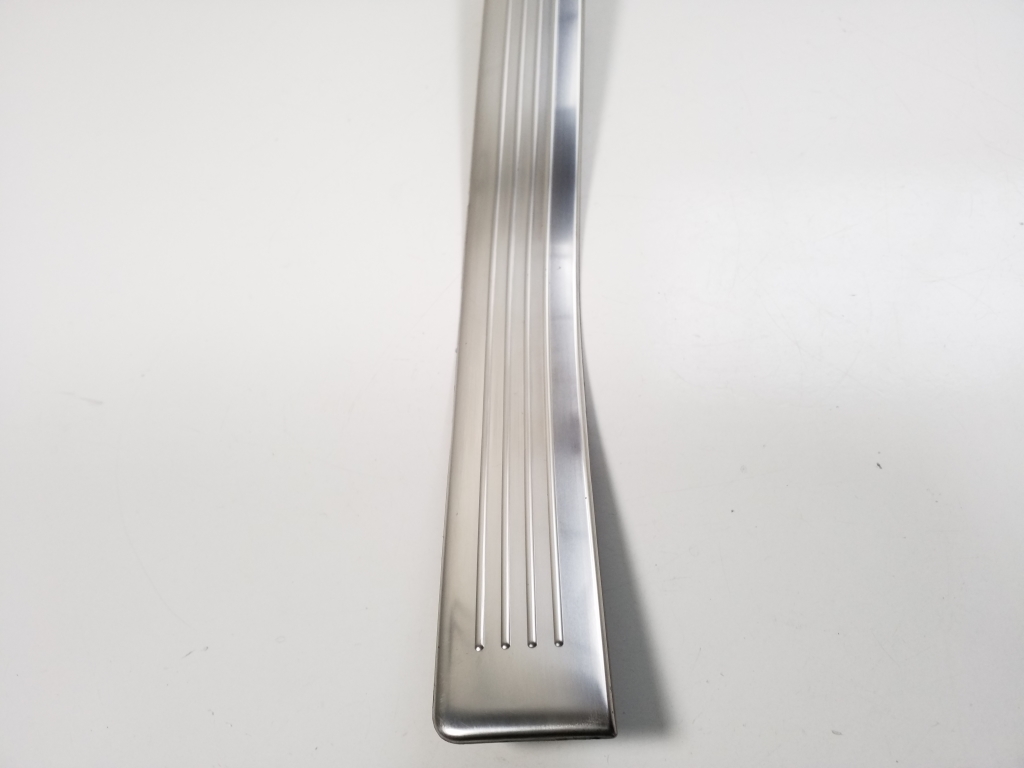 Used Mercedes Benz E-Class Inner threshold trim A2126861136