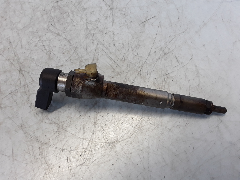 Used RENAULT Megane Fuel injector 8200294788