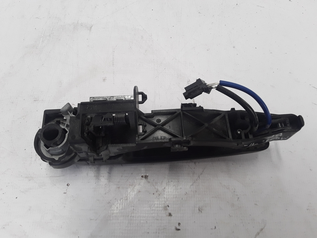 Used RENAULT Master Front door external opening handle and its details