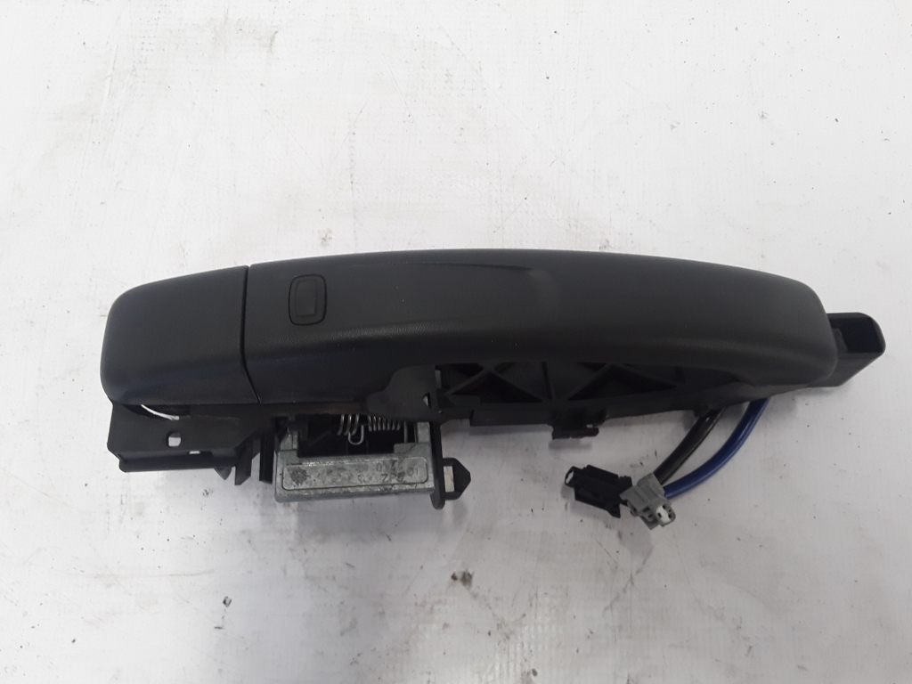 Used RENAULT Master Front door external opening handle and its details