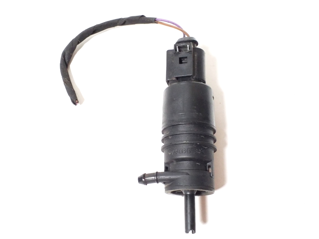 Used Mercedes Benz SLK-Class Front window washer motor A2218690121