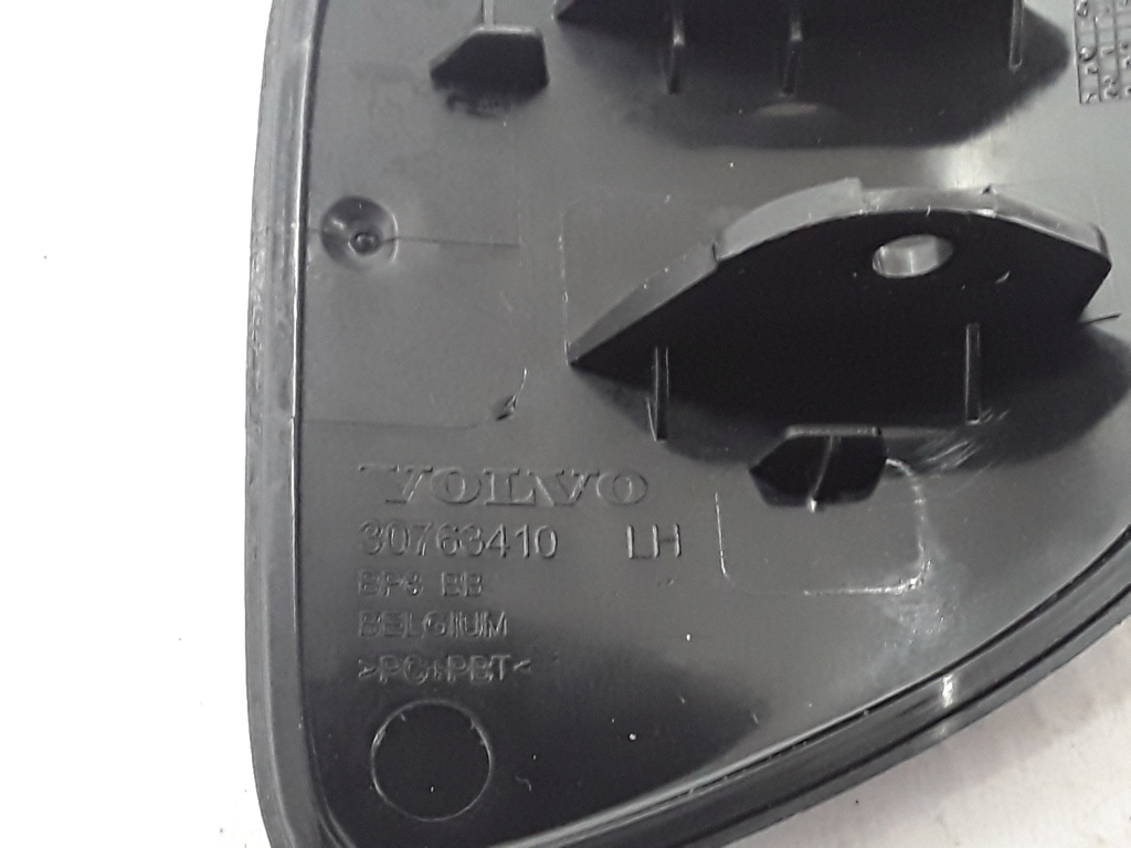 Used VOLVO XC60 Front bumper headlight washer cap 39854976