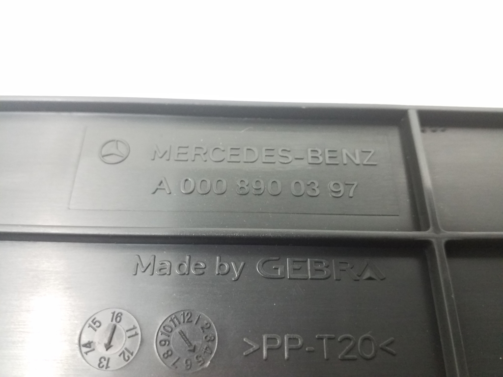 Used Mercedes Benz CLA-Class Emergency signs A0008900397