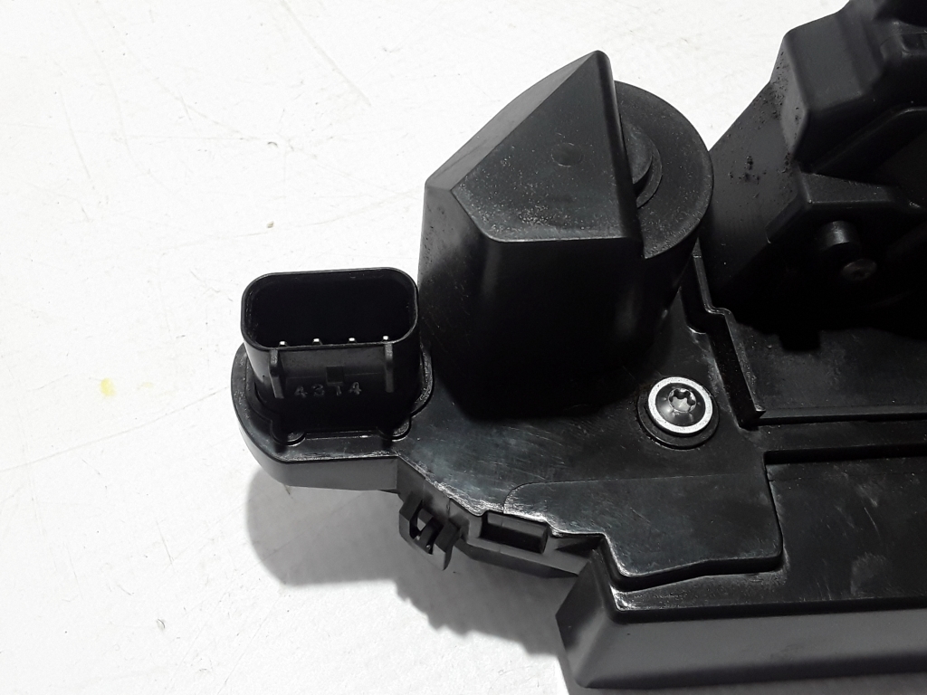 Used VOLVO XC60 Rear side door lock 31253664