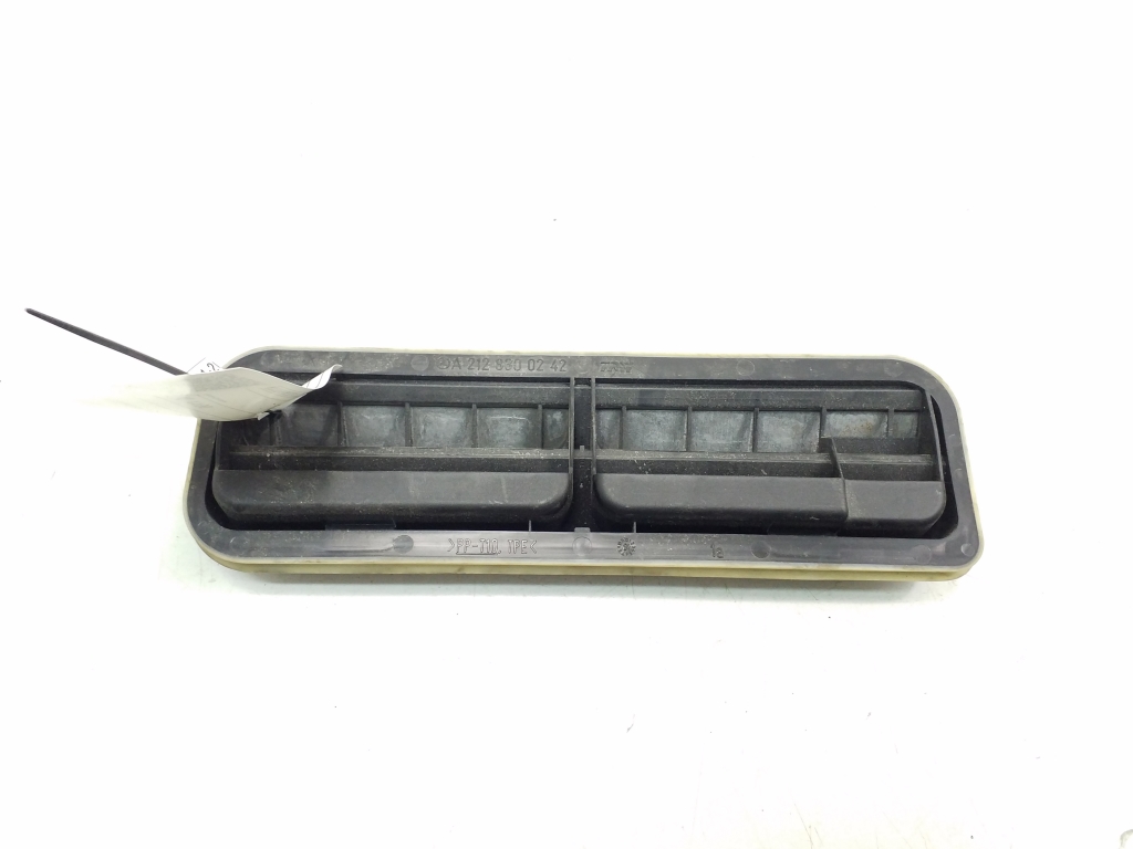 Used Mercedes Benz CLS-Class Rear wing ventilation grille A2128300242