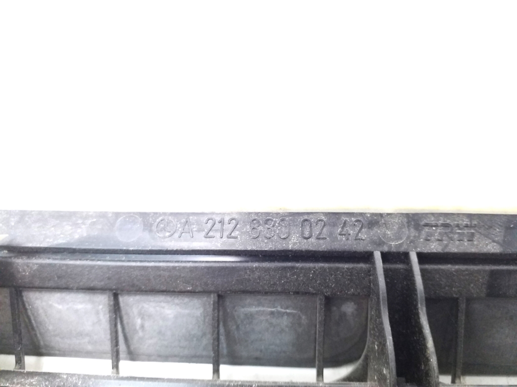 Used Mercedes Benz CLS-Class Rear wing ventilation grille A2128300242