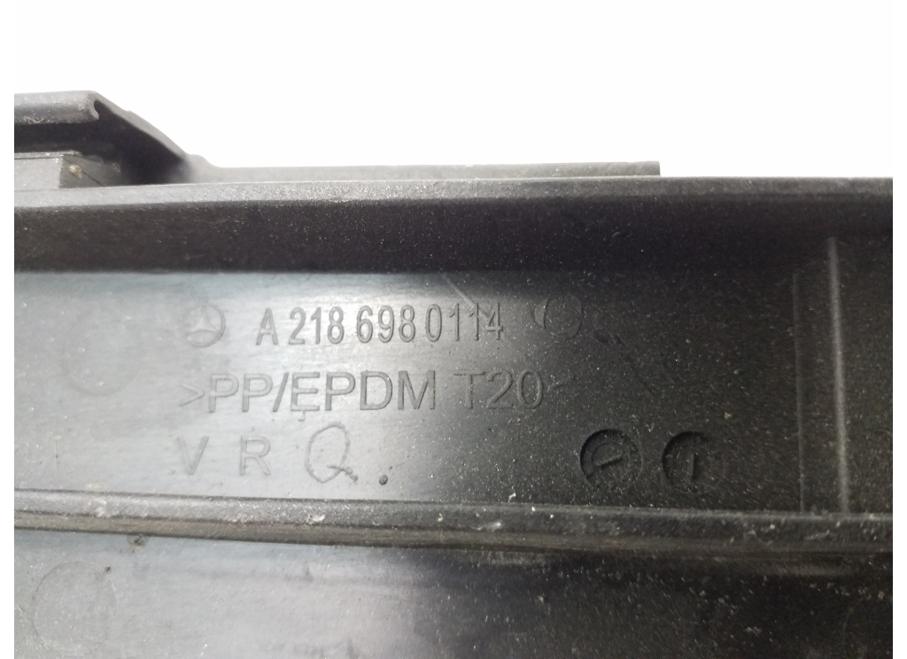 Naudotas Mercedes Benz CLS-Class Išorinės slenksčio apdailos laikiklis ...