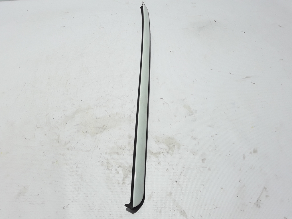 Used VOLVO XC60 Windscreen strut outer 39803246
