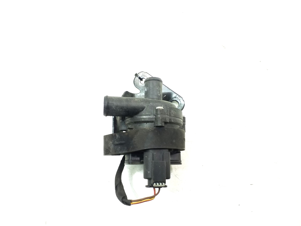 Used Mercedes Benz CLA-Class Circulation pump A2118350028