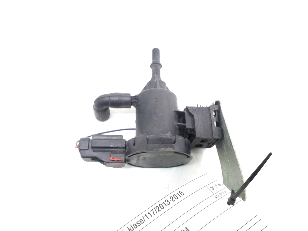 Used Mercedes Benz CLA-Class Valve other A0014760532