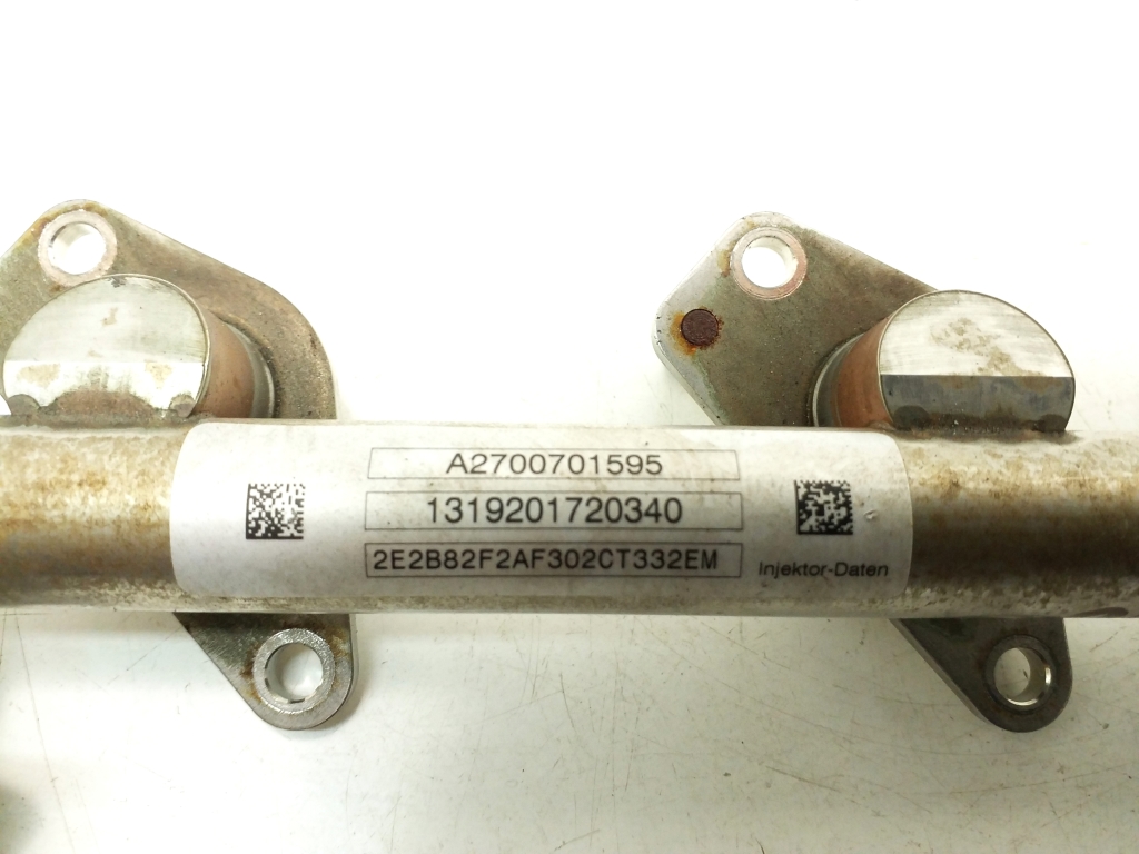 Naudotas Mercedes Benz CLA-Class Aukšto slėgio kuro trasa ir jos detalės