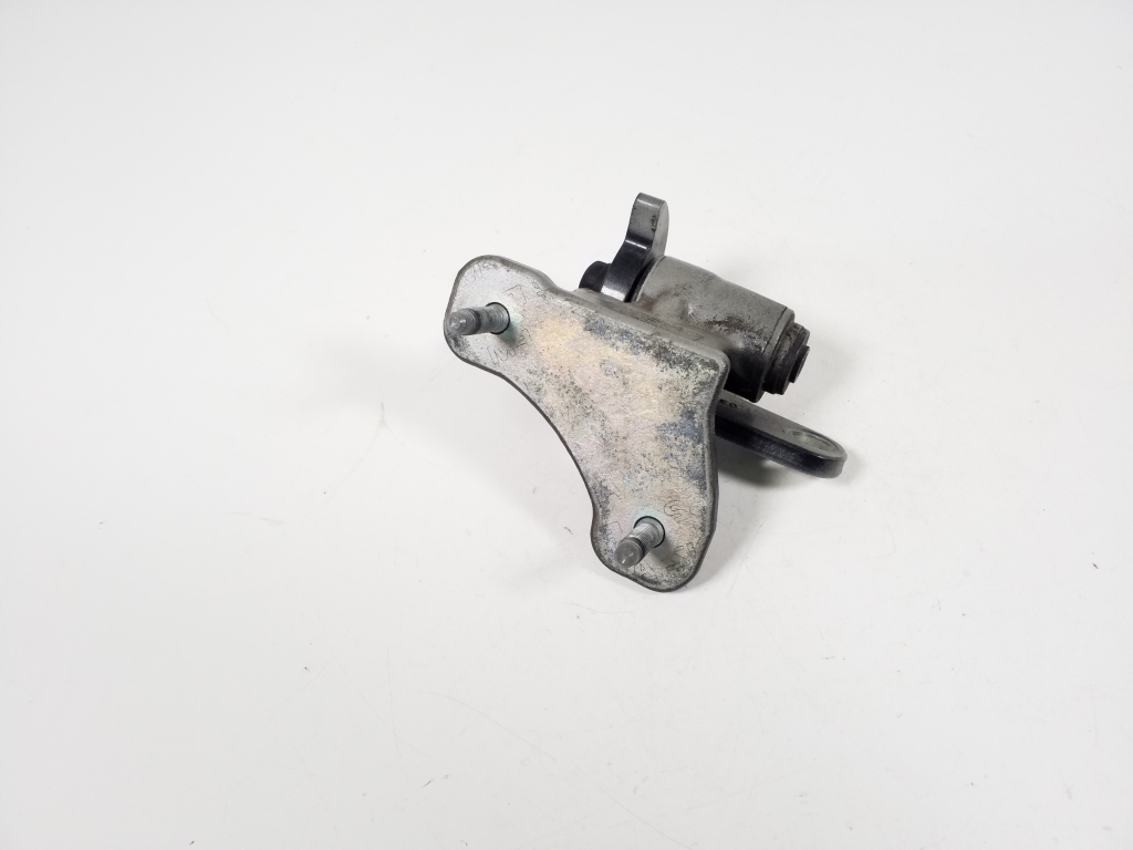 Used Mercedes Benz C-Class Front door lower hinge A2047201737