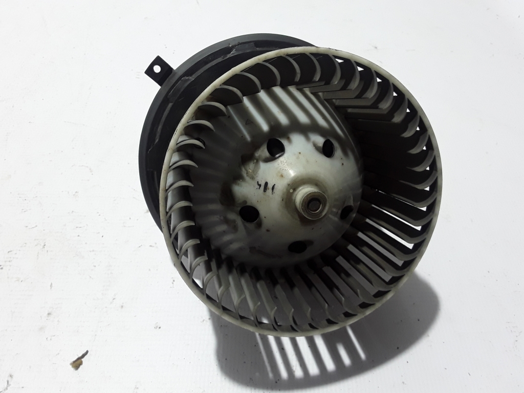 Used RENAULT Vel Satis Cabin shoulder motor 7701048753