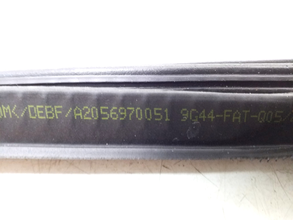 Used Mercedes Benz C-Class Front door sealing rubber on the body ...