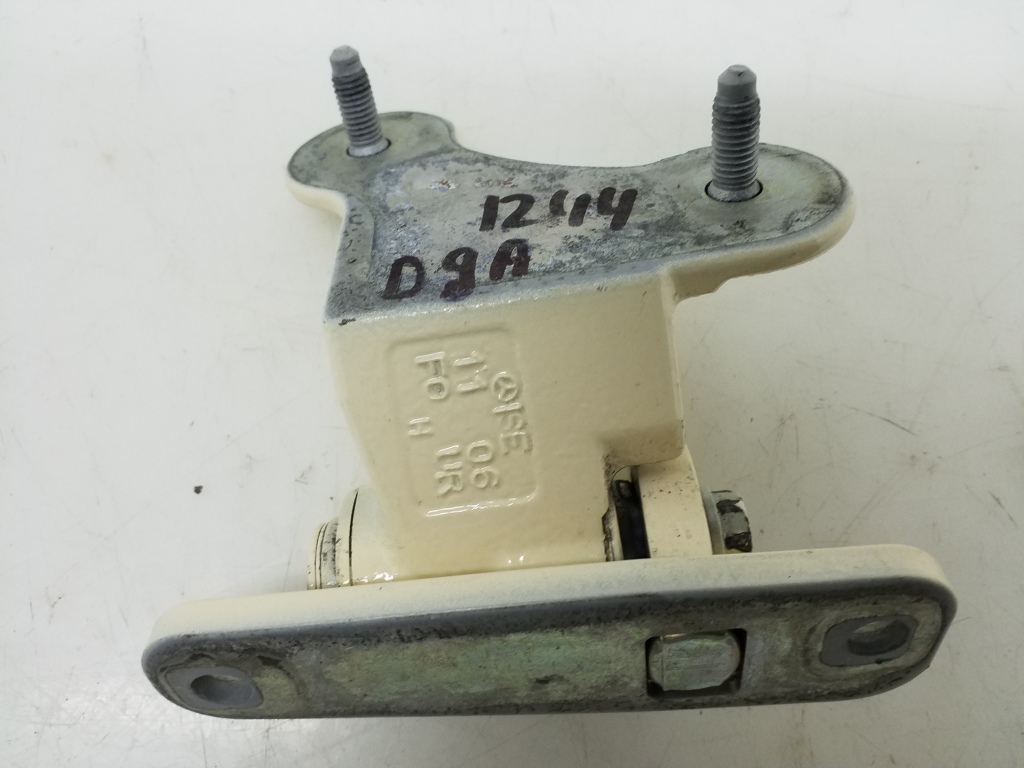 Used Mercedes Benz E-Class Rear side door hinge lower A2047301337