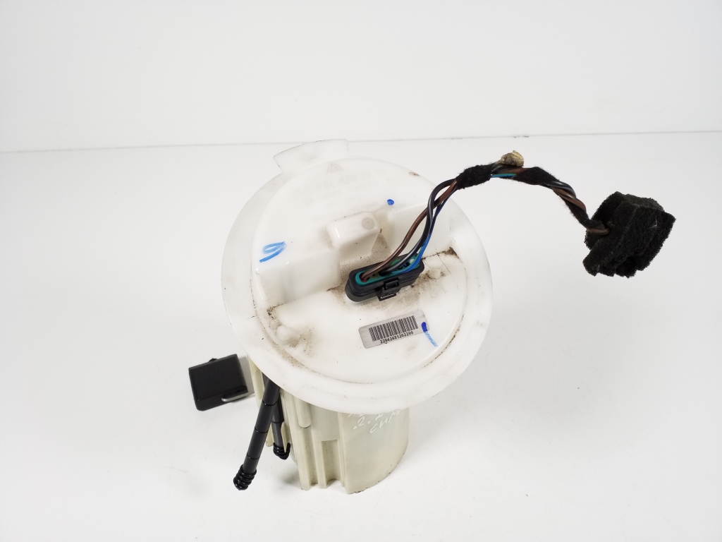 Used Mercedes Benz E-Class Fuel pump in the tank A2044702294
