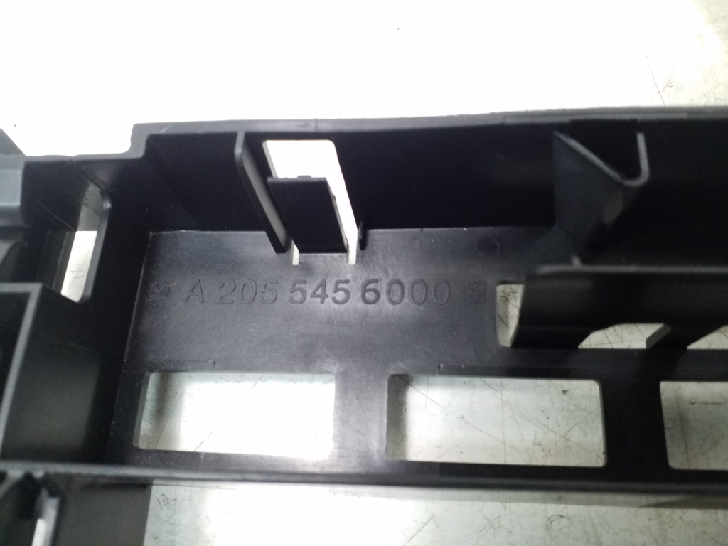 Used Mercedes Benz C-Class Other detail of the trunk interior A2055456000