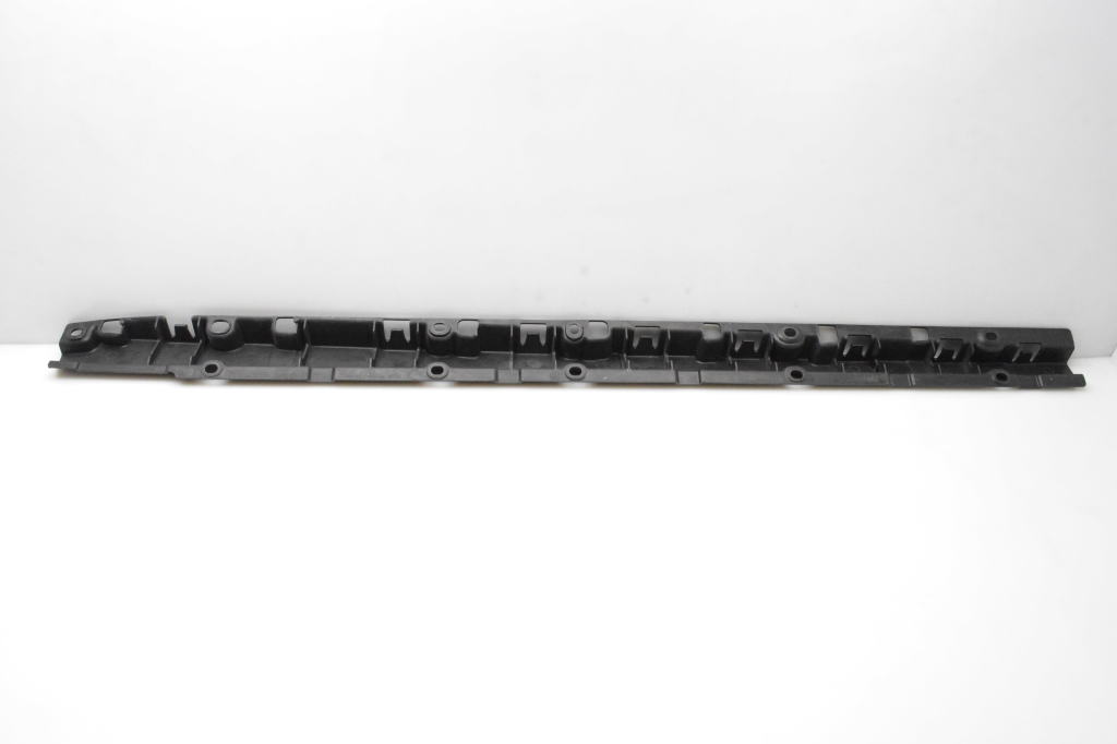 Naudotas BMW X5 Išorinės slenksčio apdailos kita detalė 51777207195