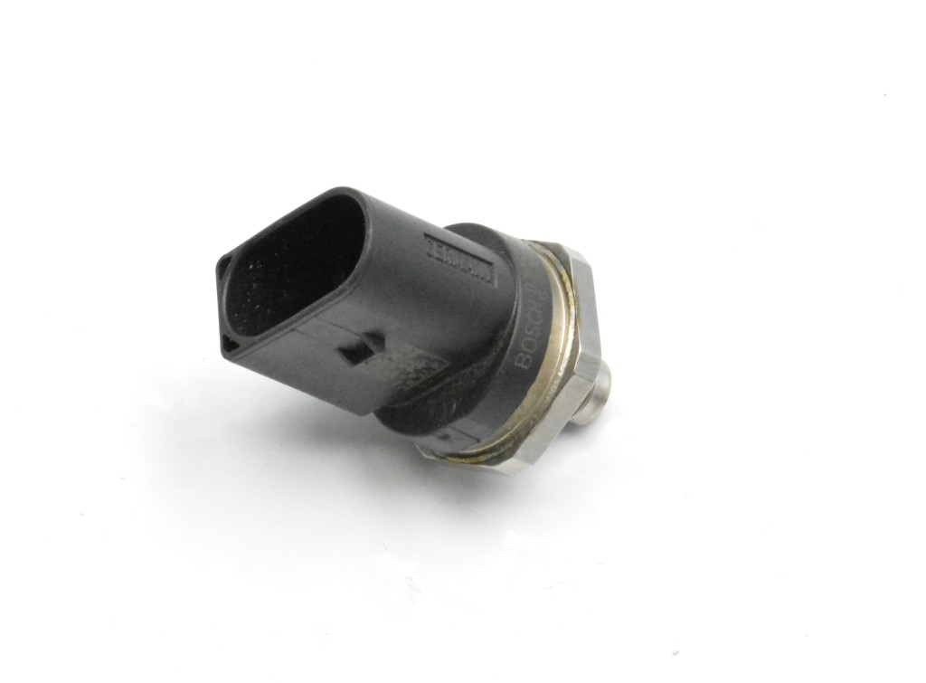 Used BMW Z4 High pressure fuel line sensor 0261545072