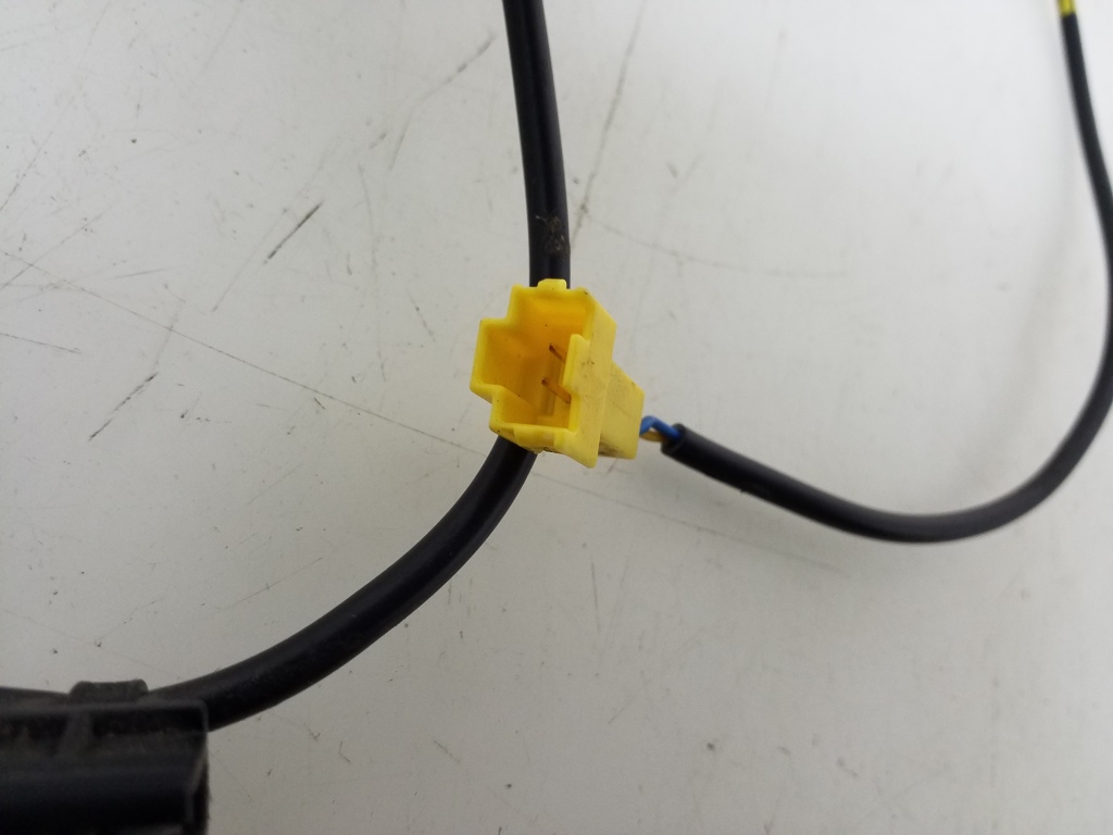 Used Mercedes Benz E-Class Front seat belt buckle A2128601369