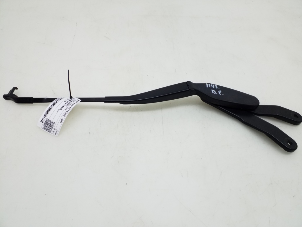 Used Mercedes Benz E-Class Windshield wiper blade A2128200944