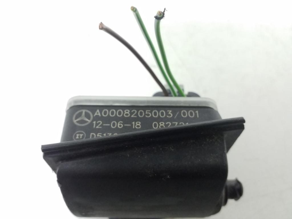 Used Mercedes Benz A-Class Fuel filler cap lock A0008205003