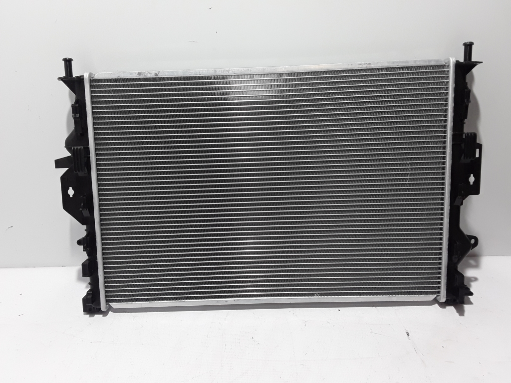 Naudotas VOLVO XC60 Aušinimo radiatorius 31368361