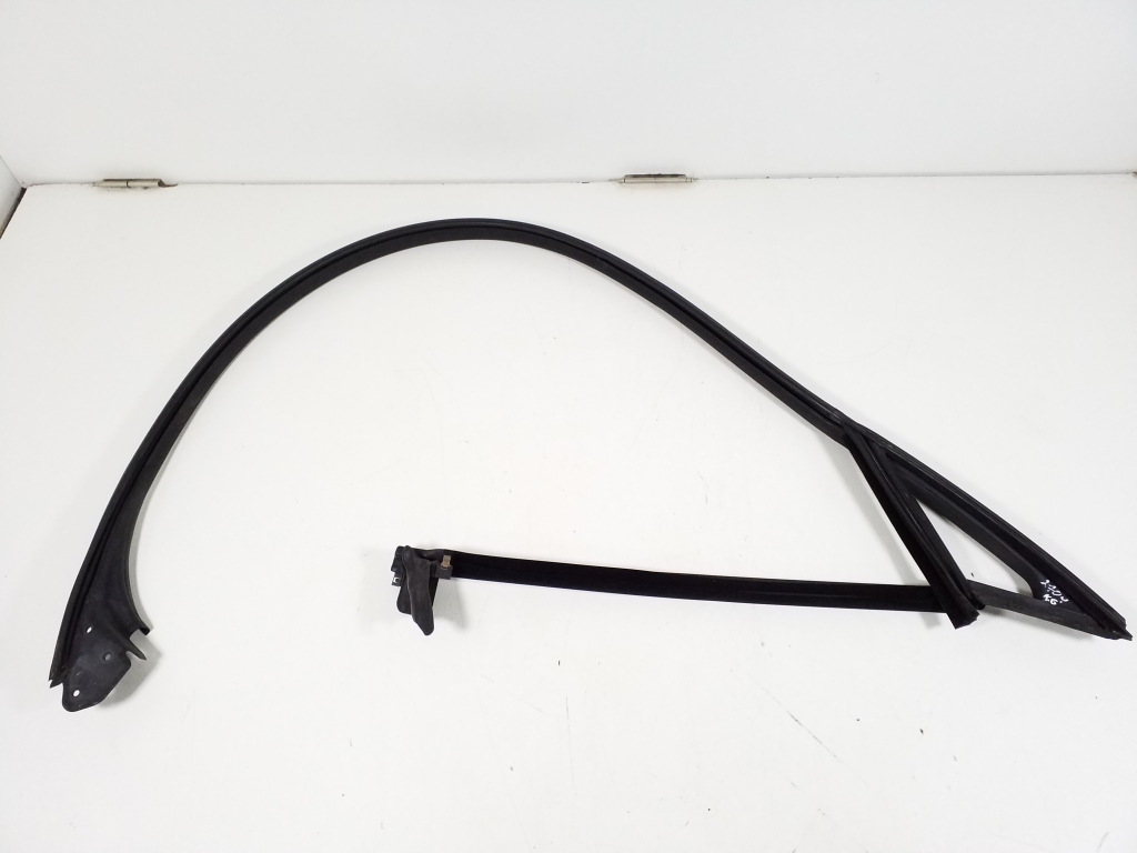 Used Mercedes Benz E-Class Rear fork sealing rubber A2076700339