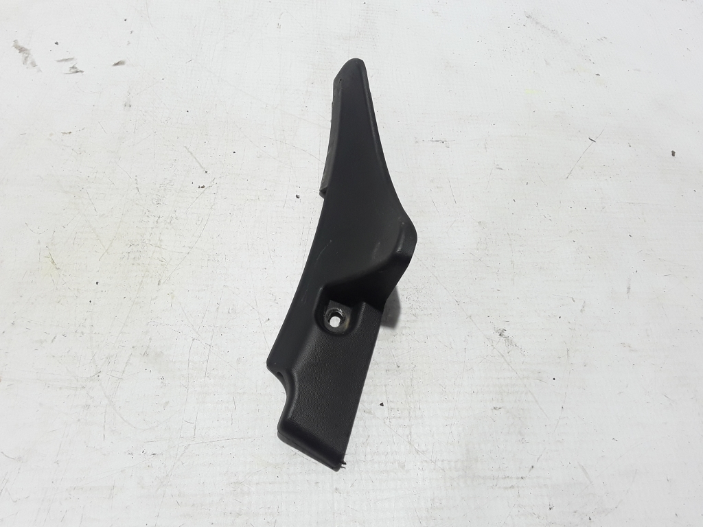 Used Dacia Duster Windshield wiper mechanism trim to the glass 668220005R