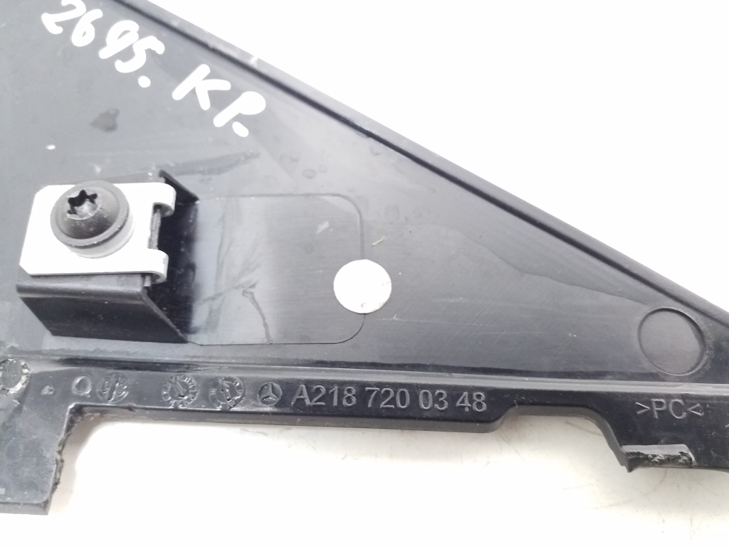 Naudotas Mercedes Benz CLS-Class Apdaila prie veidrodėlio trikampis ...