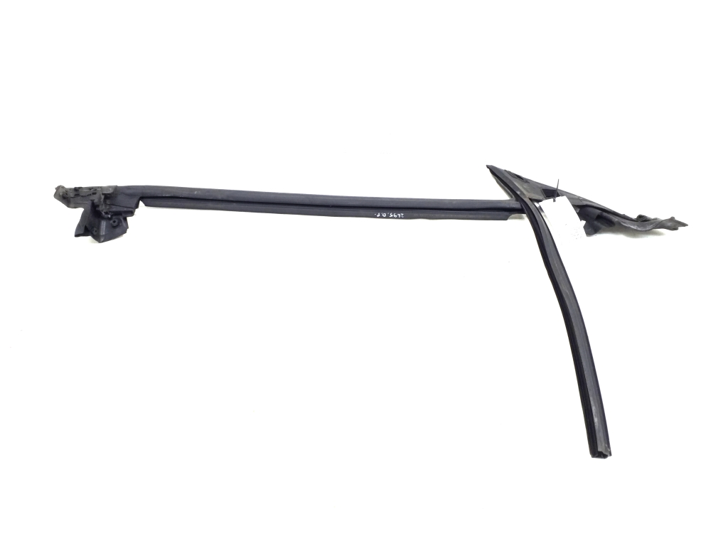 Used Mercedes Benz CLS-Class Front door strip to the glass inner ...