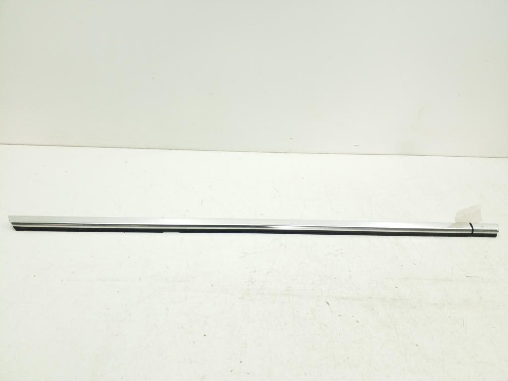 Naudotas Mercedes Benz CLS-Class Galinių šoninių durų juostelė prie ...