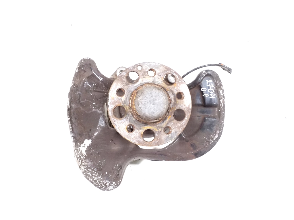 Used Mercedes Benz E-Class Hub front A2043320201