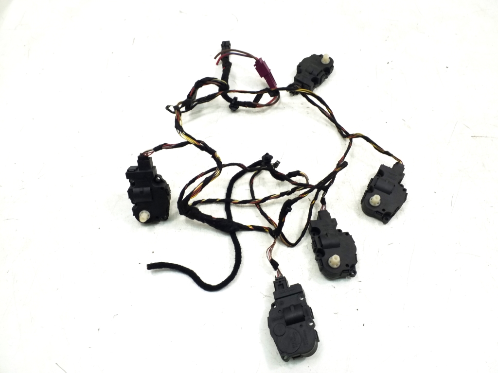 Used Mercedes Benz E-Class Interior shoulder valve motor A2218200042