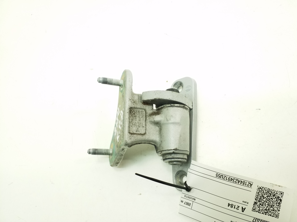 Used Mercedes Benz C-Class Front door lower hinge A2047200337