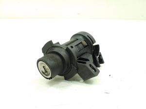 Used Mercedes Benz C-Class Tailgate lock A2047580014