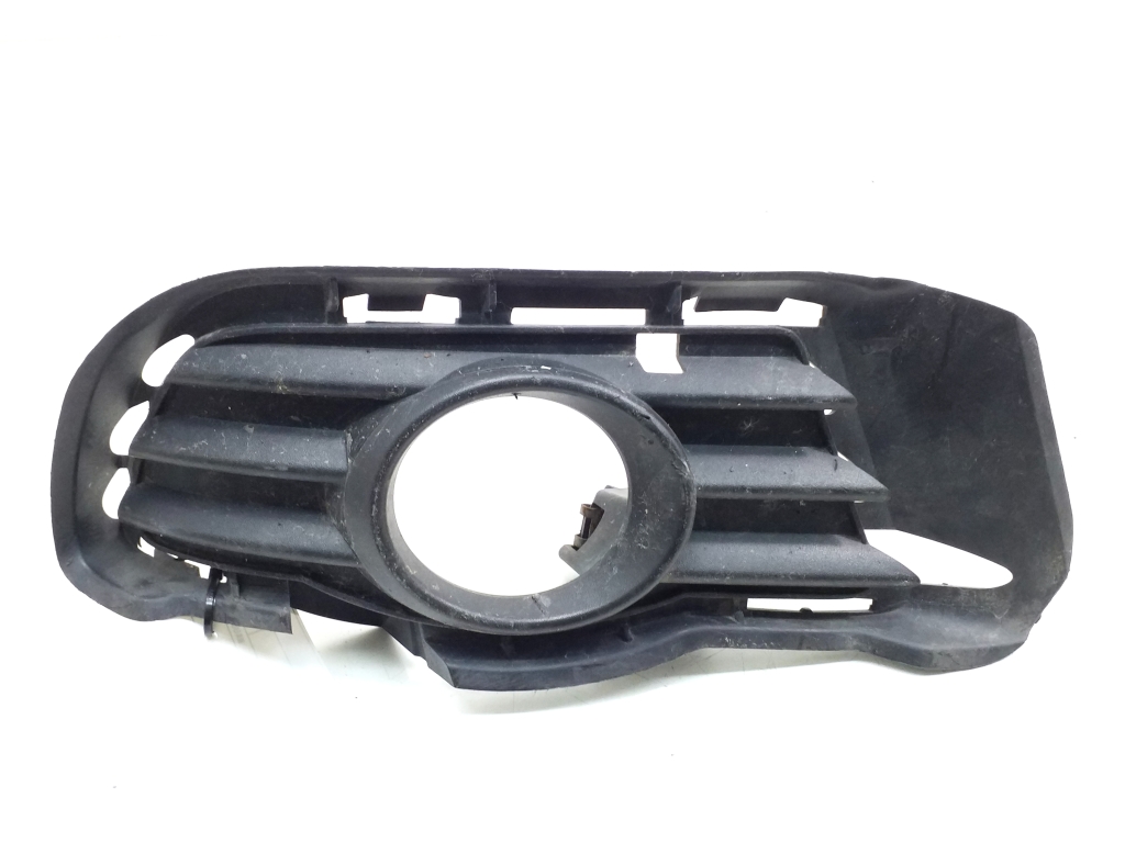 Used Mercedes Benz C-Class Front bumper fog lamp cover A2048850223