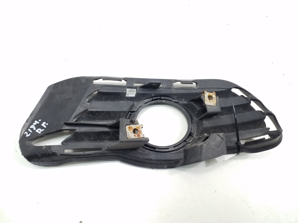 Used Mercedes Benz C-Class Front bumper fog lamp cover A2048850223