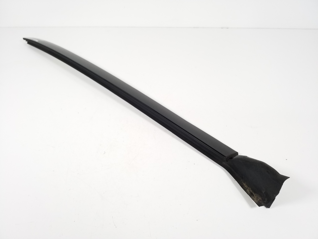 Used Mercedes Benz GLK-Class Windscreen strut outer A2046904362