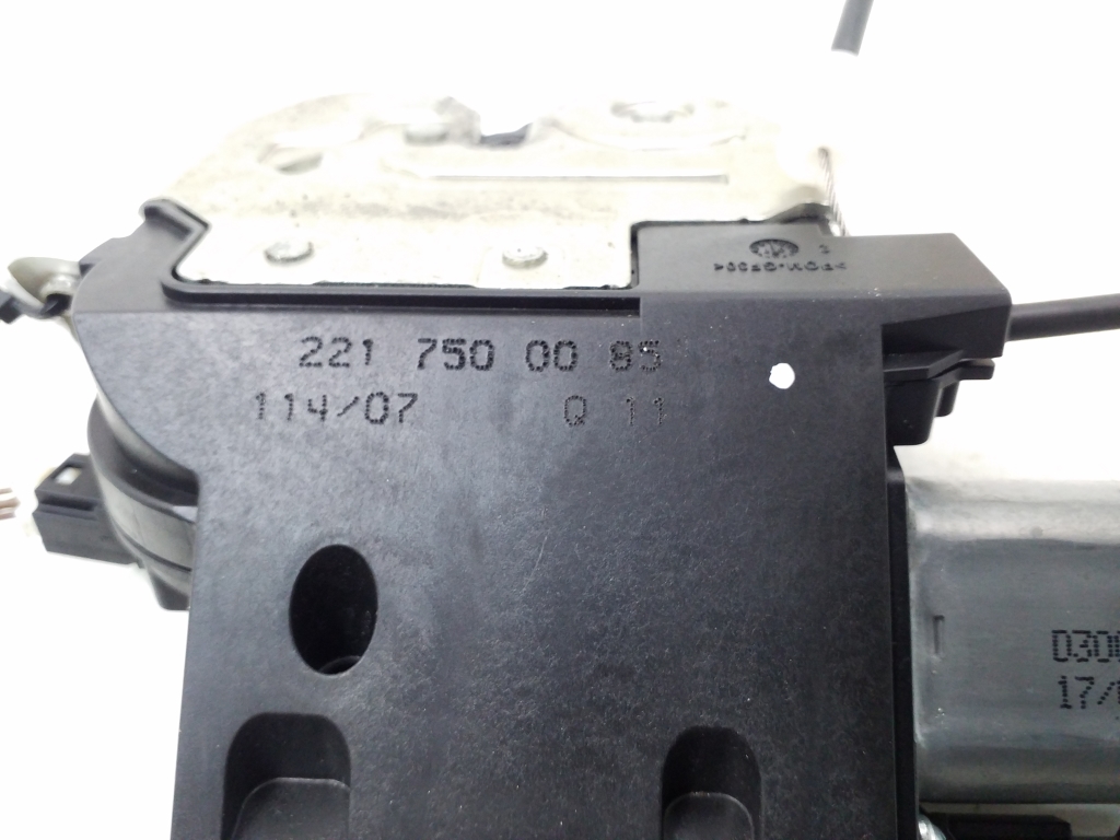 Used Mercedes Benz S-Class Trunk lid lock A2217500085