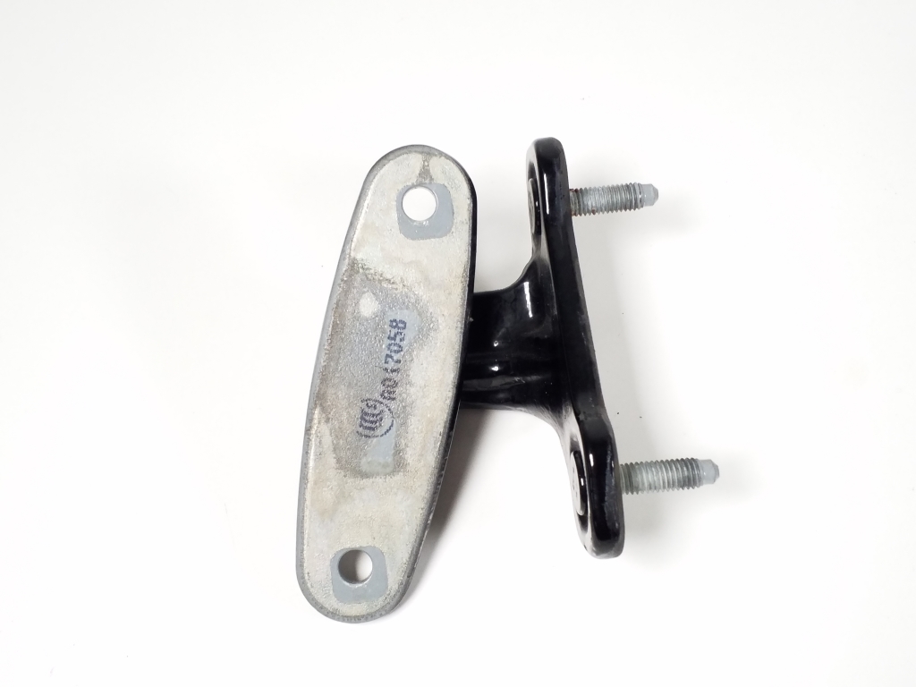 Used Mercedes Benz E-Class Front door top hinge A2047201537