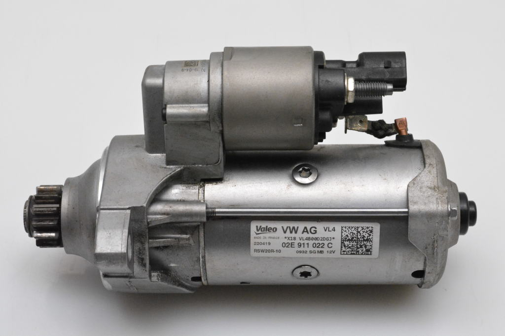 Naudotas Volkswagen Tiguan Starteris 02E911022C